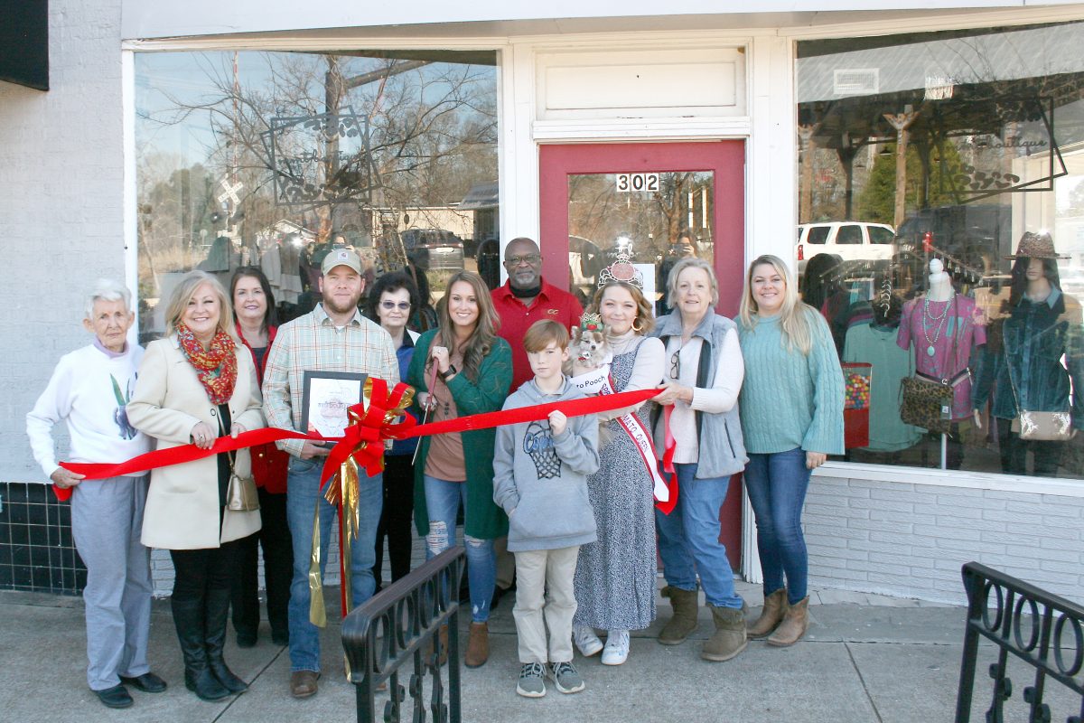 Ribbon cutting held for MMT Boutique – The Copiah Monitor